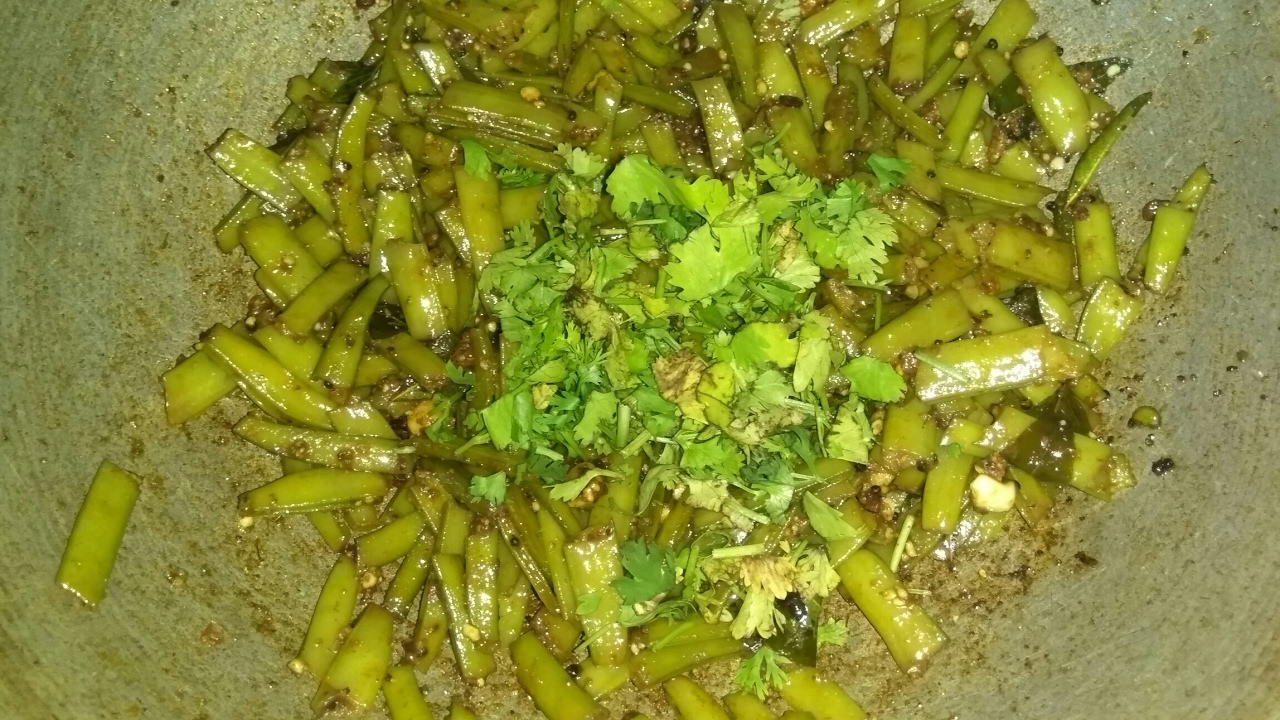 Cooking with DeepTej | ग्वार फली की सब्जी | Guwaar(Gavar) Phali Fry ...