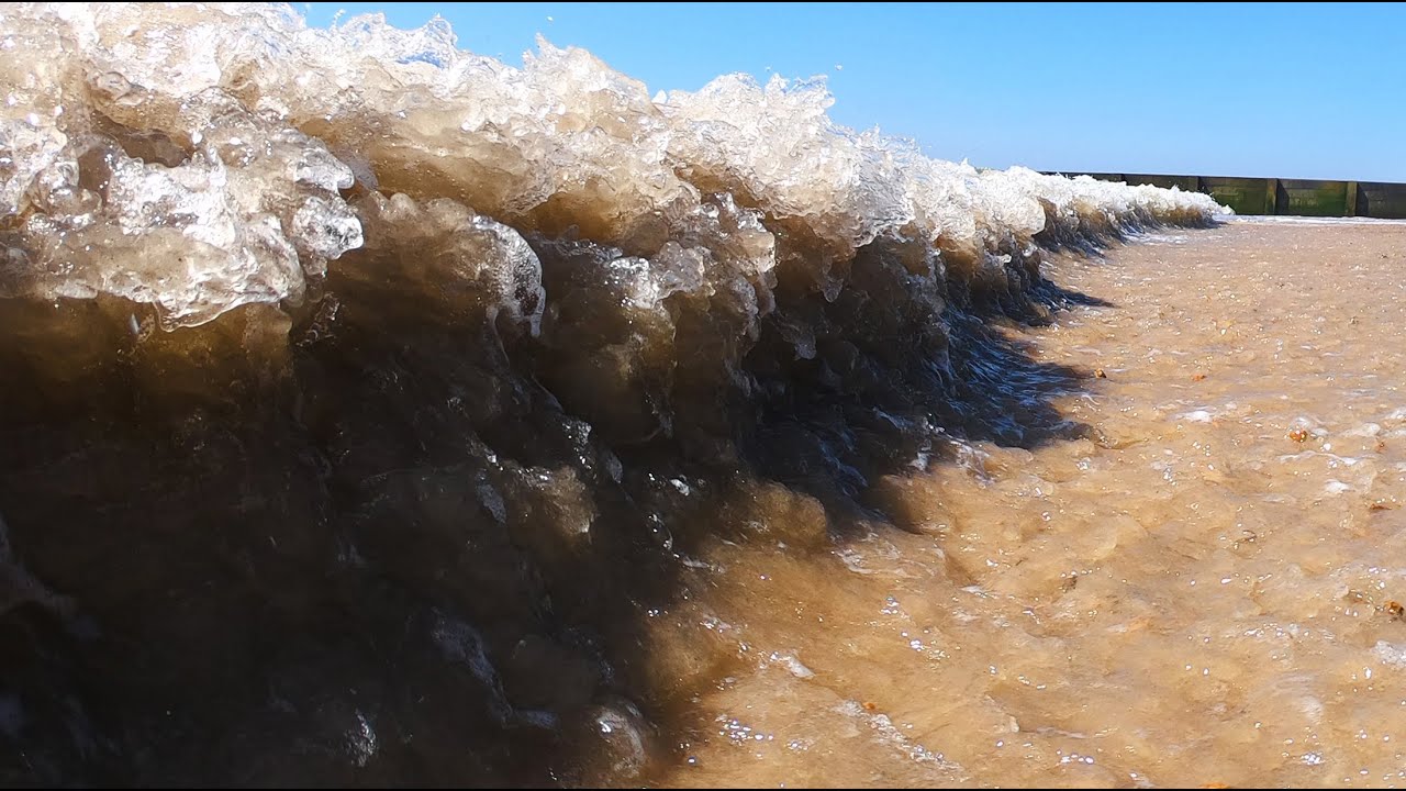 Mini Tsunami Style Waves At Southbourne Beach, Bournemouth, UK ...