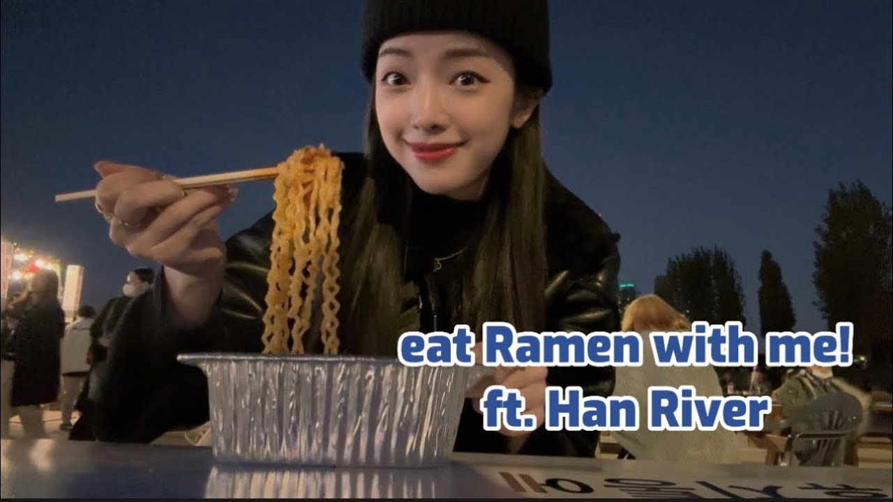 Korea vlog: Ramen at Han River🍜 - YouTube