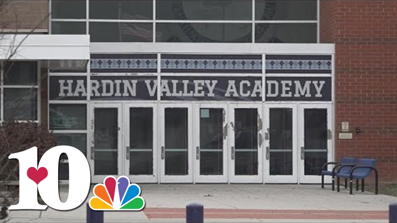 Hardin Valley Academy student saves classmate from choking - YouTube