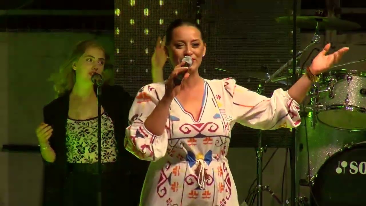 Aneta i Grupa Molika - Slusni me majko stara (Notite na Makedonija ...