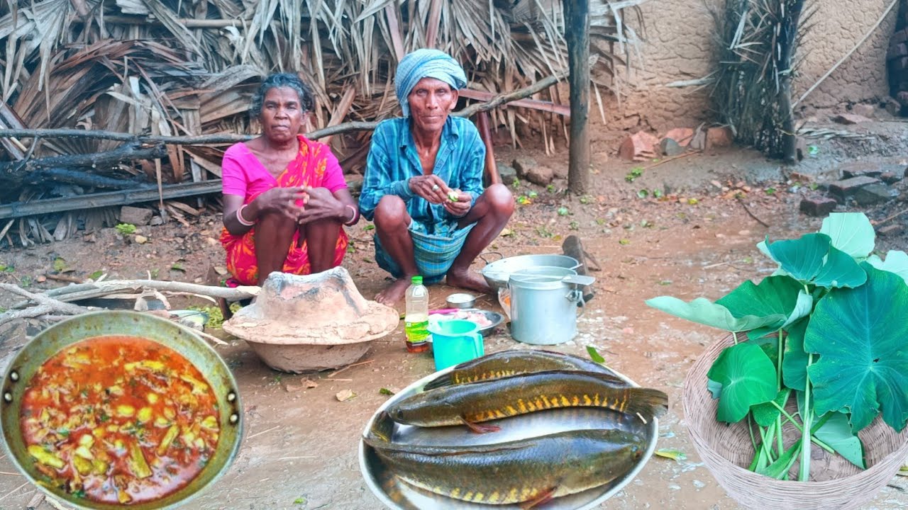 Indian tribe cauple cooking FISH HEAD curry with KACHU SHAK and eating ...