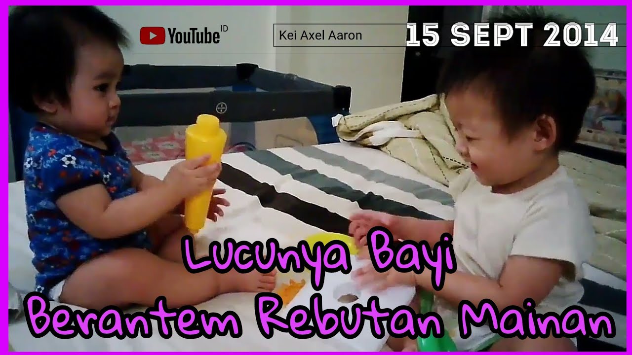 Bayi Berantem Rebutan Mainan LUCU SEKALI - YouTube