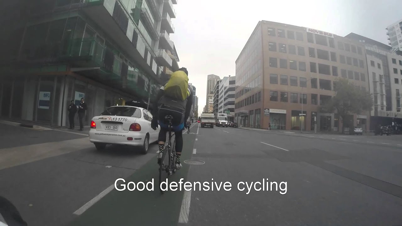 Good defensive cycling - YouTube