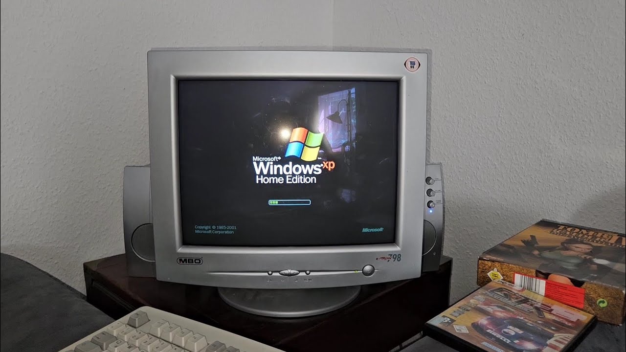 2000's PC / Windows XP starting up - YouTube