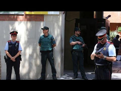 İspanya Katalan polisinin yönetimini devraldı