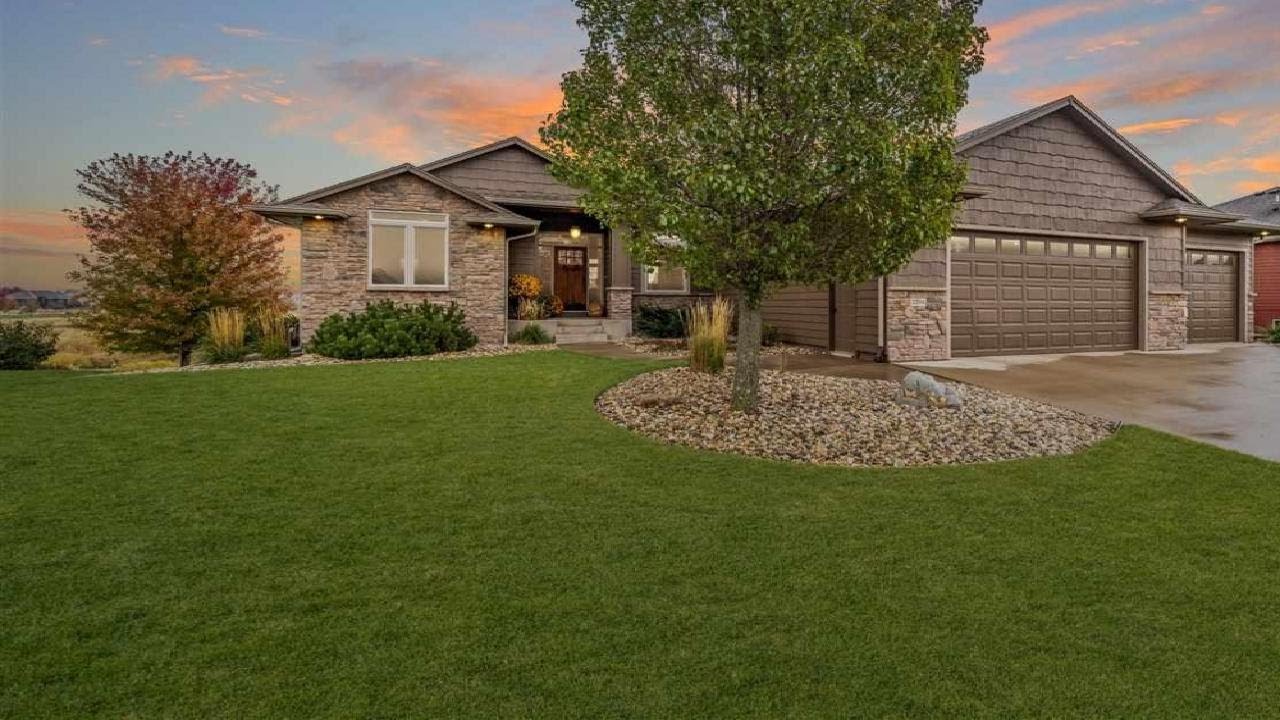 2204 S Silverthorne Ave, Sioux Falls, SD Presented by Tony Ratchford ...