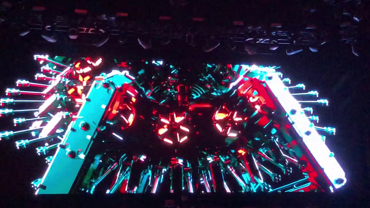 Tipper intro @ Camp Bisco 2019 - visuals by Datagrama - YouTube