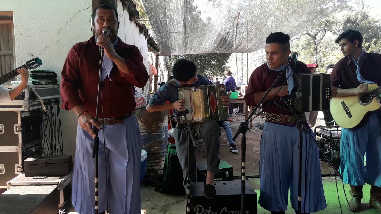 Lilo Sánchez y los compadres junto a Brando lima - YouTube