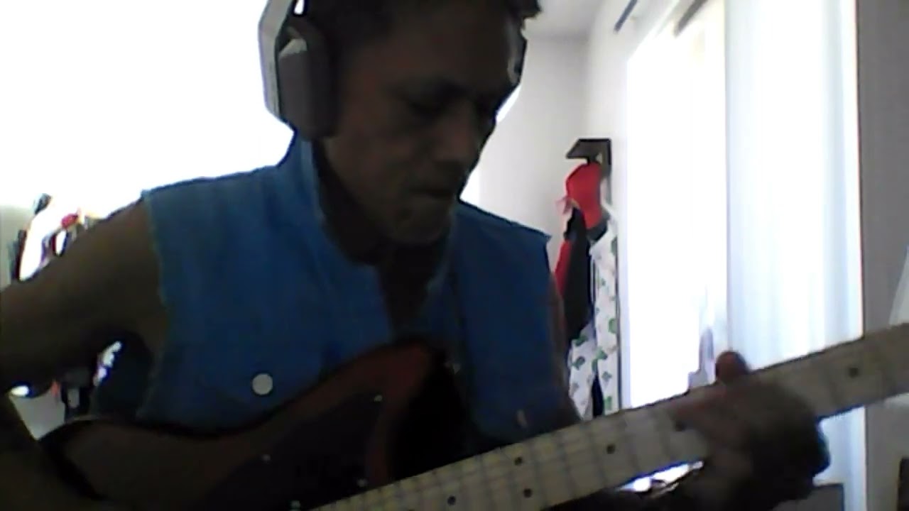 Tom Win improv solo "Jam In" backing track in Bm - YouTube