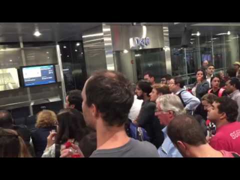 Mistreatment by AA gate agent at Miami Airport - YouTube
