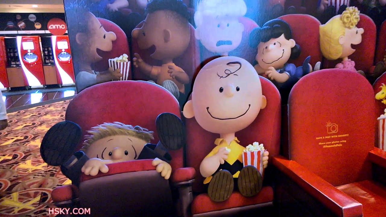 V#83 HSKY SNOOPY / PEANUTS Movie Prop @ AMC Movie Theater 2015 HD - YouTube