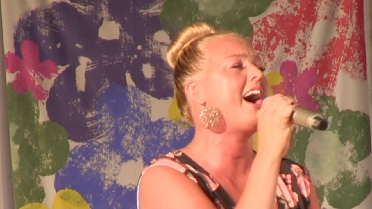 Sofia Eriksson - "Vara Här" - YouTube