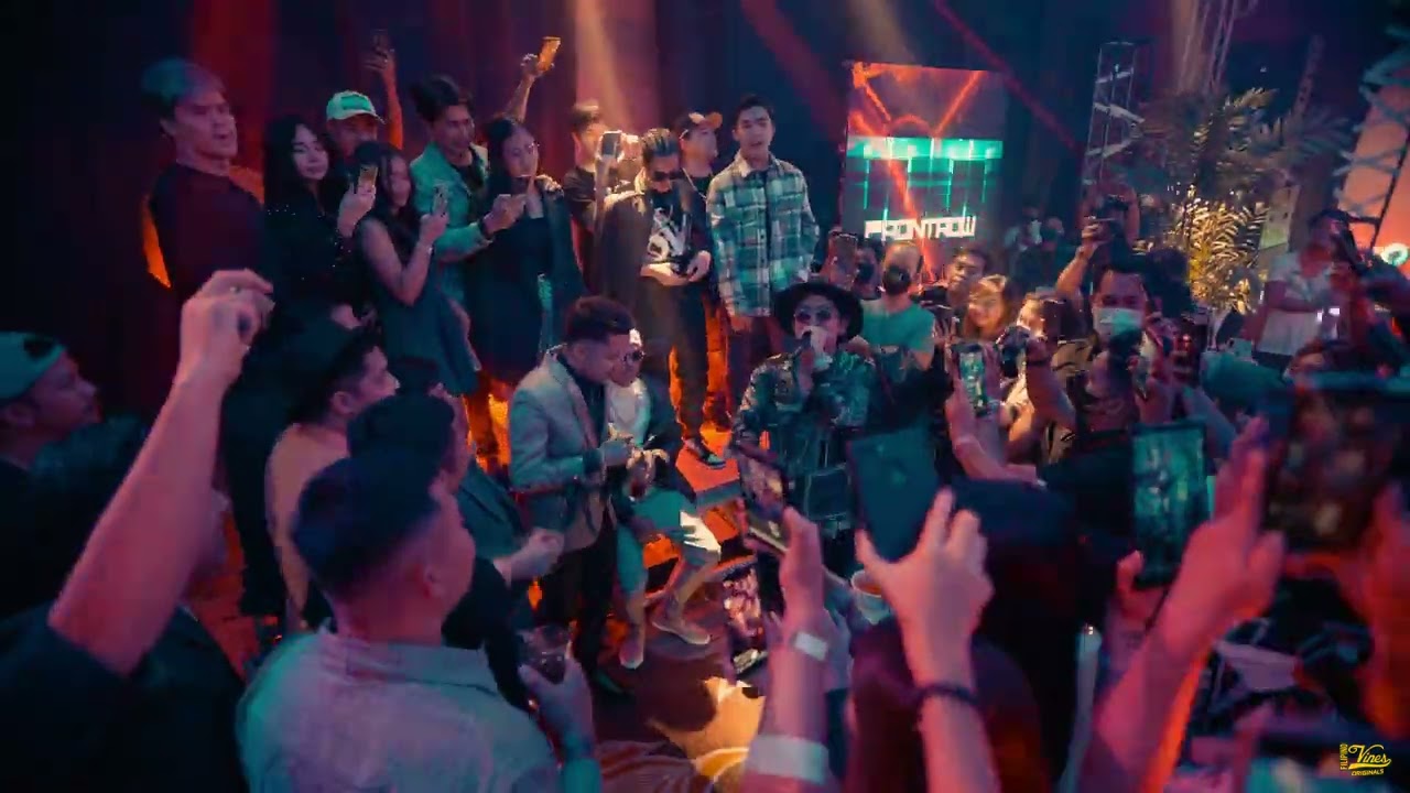 Ex Battalion x John Roa perform WOAH Live! - YouTube