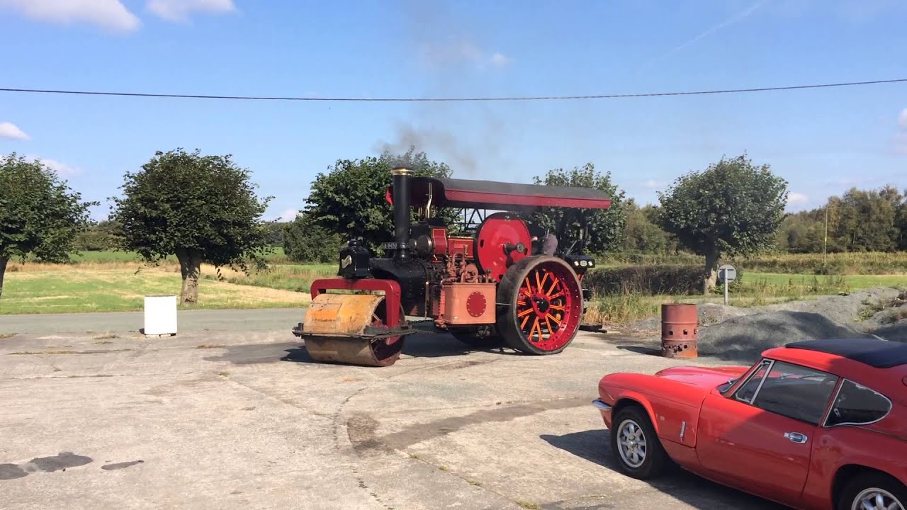 Fowler steamroller 16436 'Nutroast' preparing to depart. - YouTube