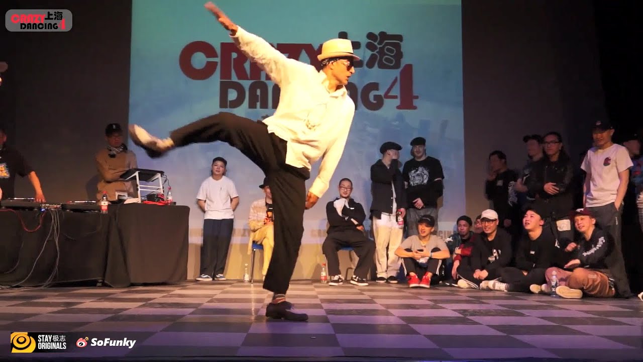 Sweepy VS 阿亮 | Popping 1 ON 1 | Best 32 | Crazy Dancing Vol. 4 - YouTube