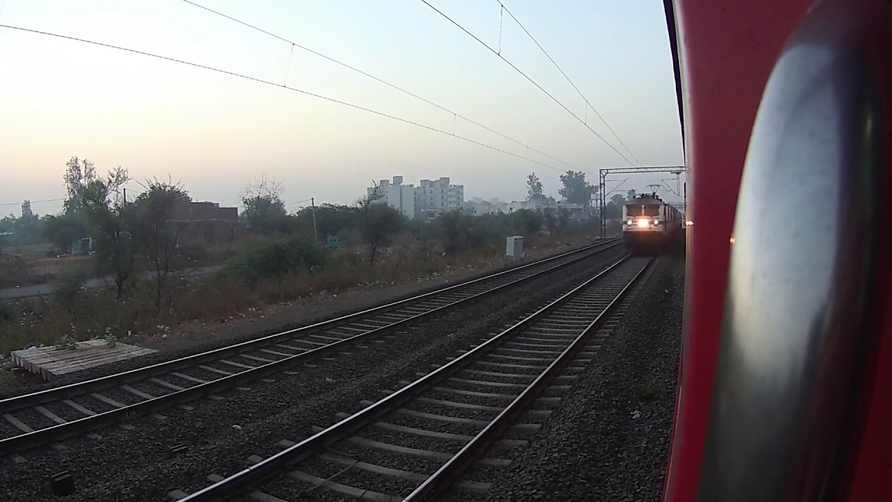 Bandra BHUJ AC express overtakes Gujarat Mail | Early morning overtake ...