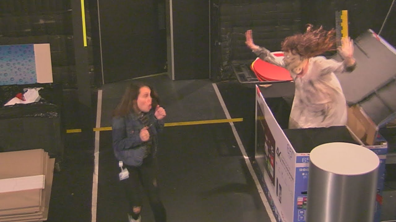 Ellen's Backstage Scares Featuring Kris Jenner, Ciara and Her Staff ...