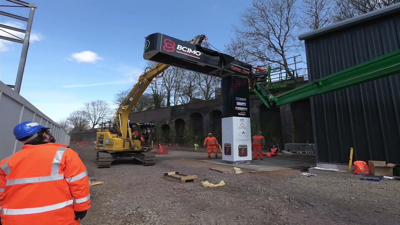 Installation time-lapse of the UK's first ultra-rapid train charger ...
