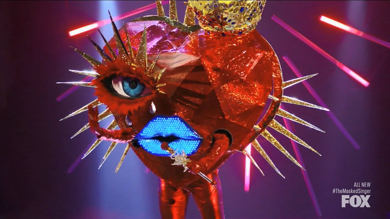 The Masked Singer 6 - Queen of Hearts EMOTIONAL Sia Cover - YouTube