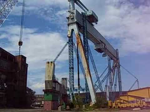 911 calls from collapse at the Goliath crane - YouTube