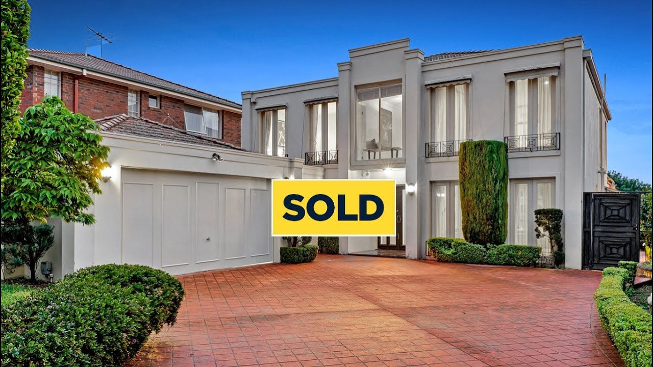 Auction - 35 Pleasant Road, Bulleen - YouTube