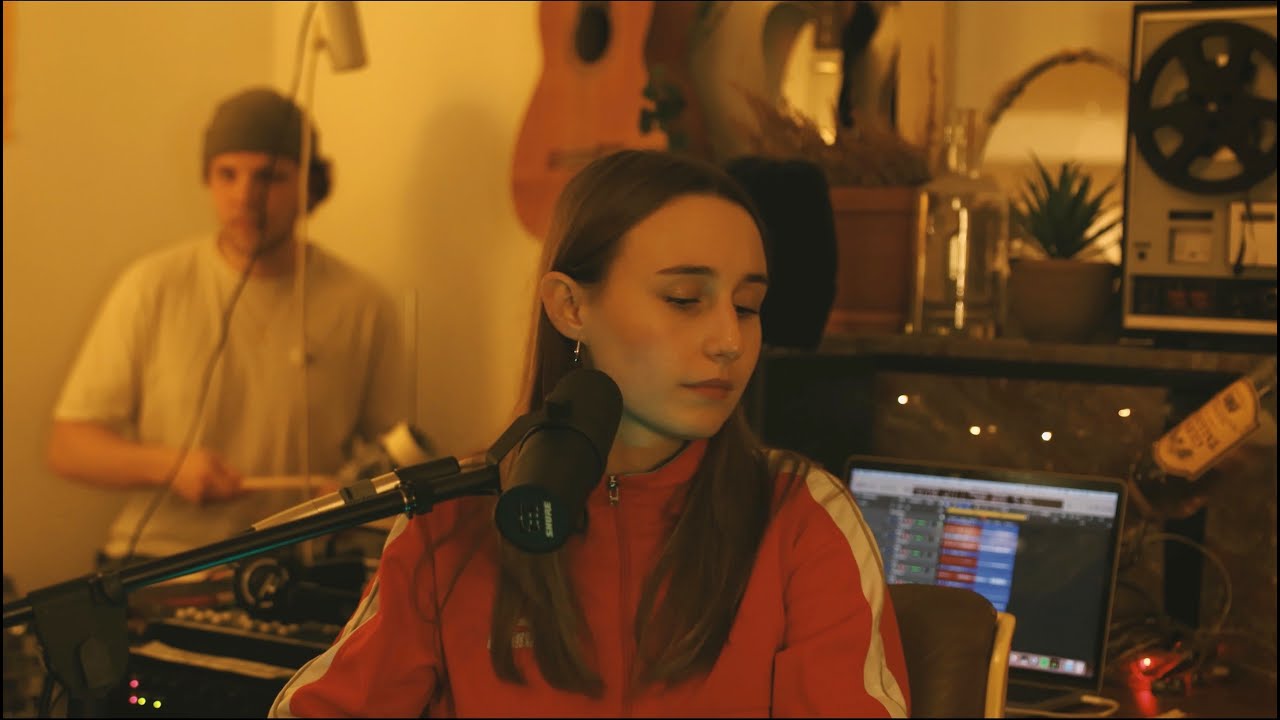 Sofía Peters - Hate Nobody (Live version) - YouTube