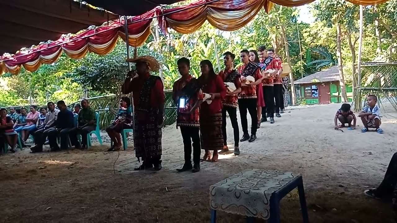 Mengenal Budaya Peminangan Suku Rote di Kupang-NTT - YouTube
