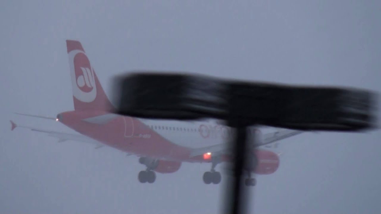 Blizzard Spotting at Berlin Tegel - YouTube