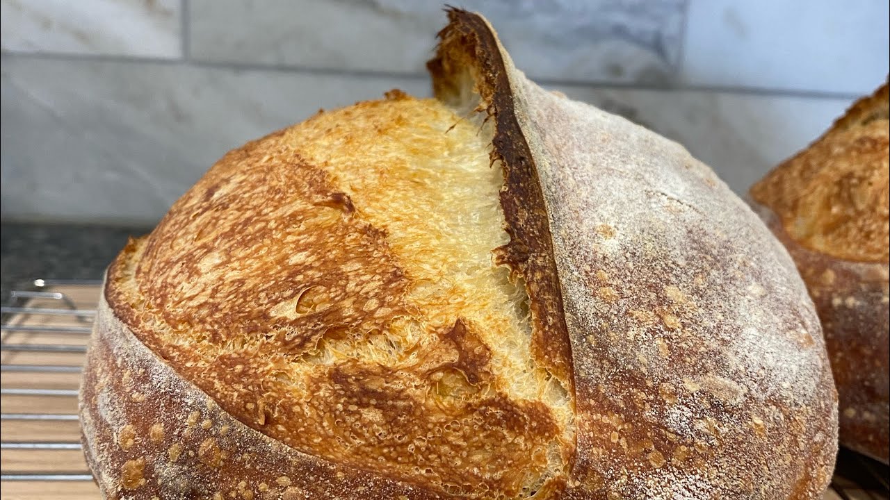 Sourdough Batard/Oval (pt 2): Scoring and Baking - YouTube
