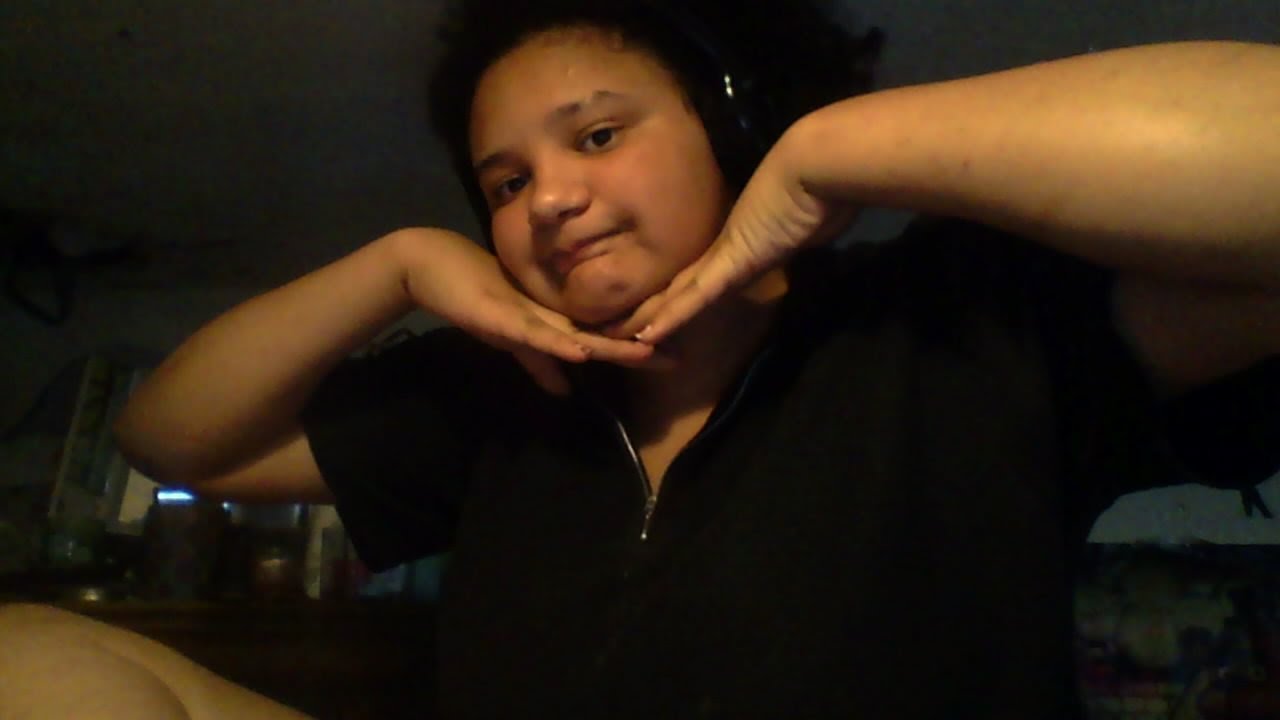 Singing "Arms" by Christine Perry :D - YouTube