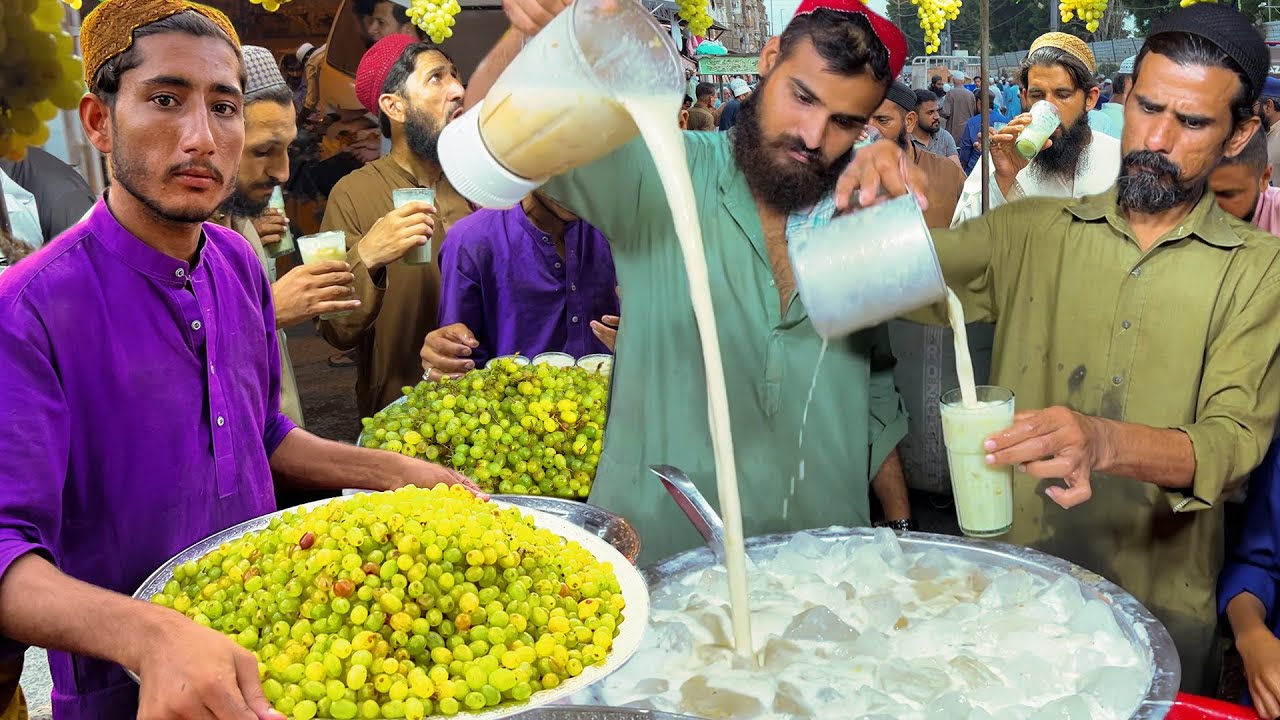 Amazing Grape Juice Making | Original Grape Milkshake in Karachi ...