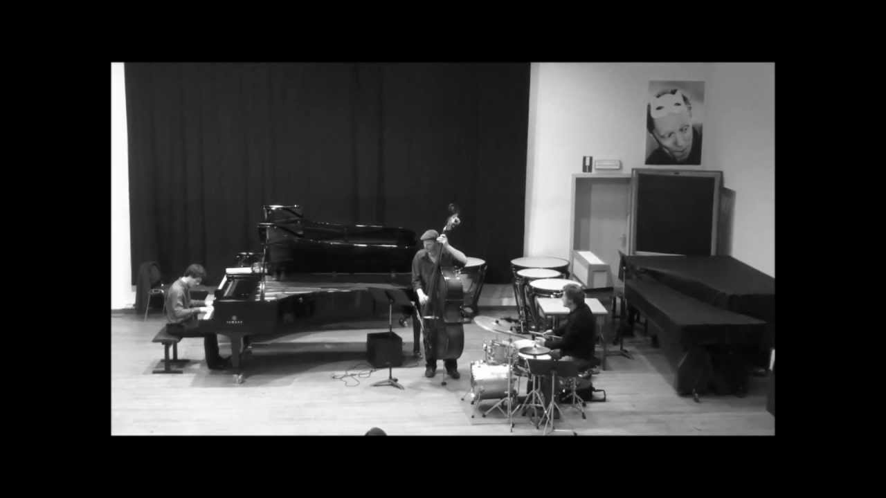 Back to Bach, Bach's Italian Concerto, Jazz version - YouTube