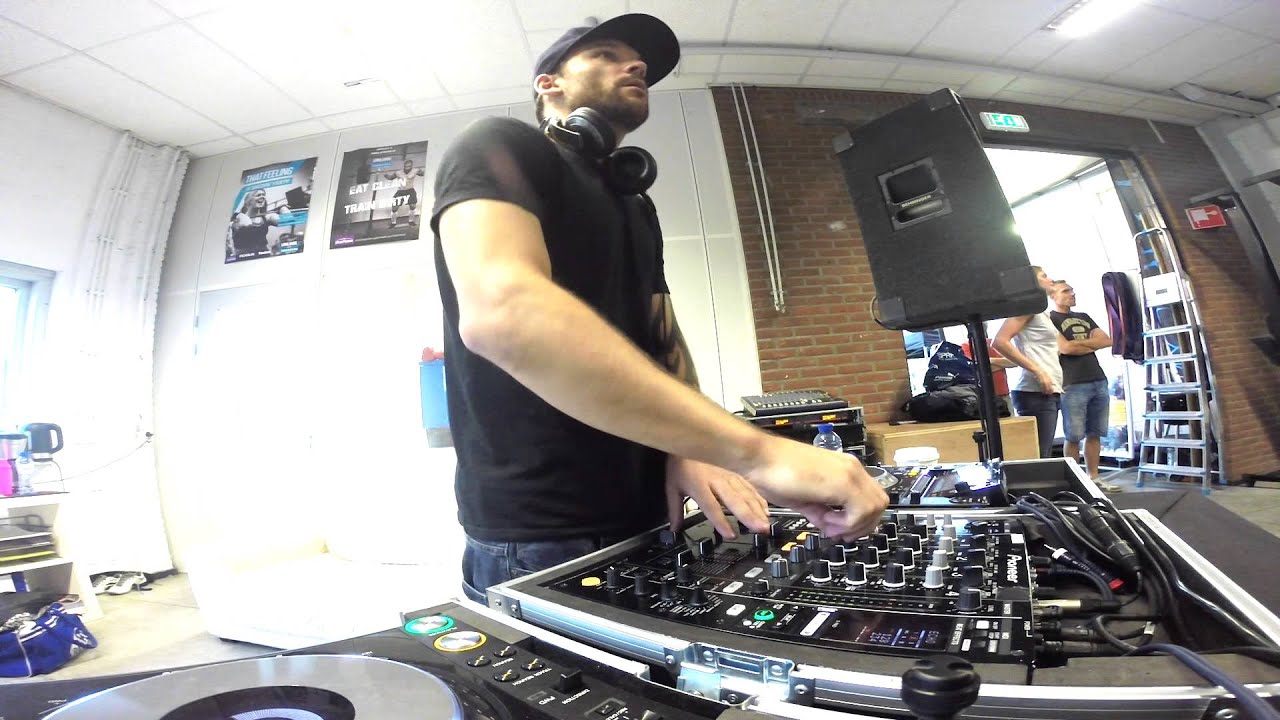 Just A day with LARZ ( 10 aug 2014 ) - YouTube