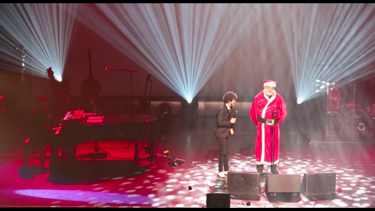Michaël Gregorio - Petit Papa Noël - Olympia 2014 - YouTube