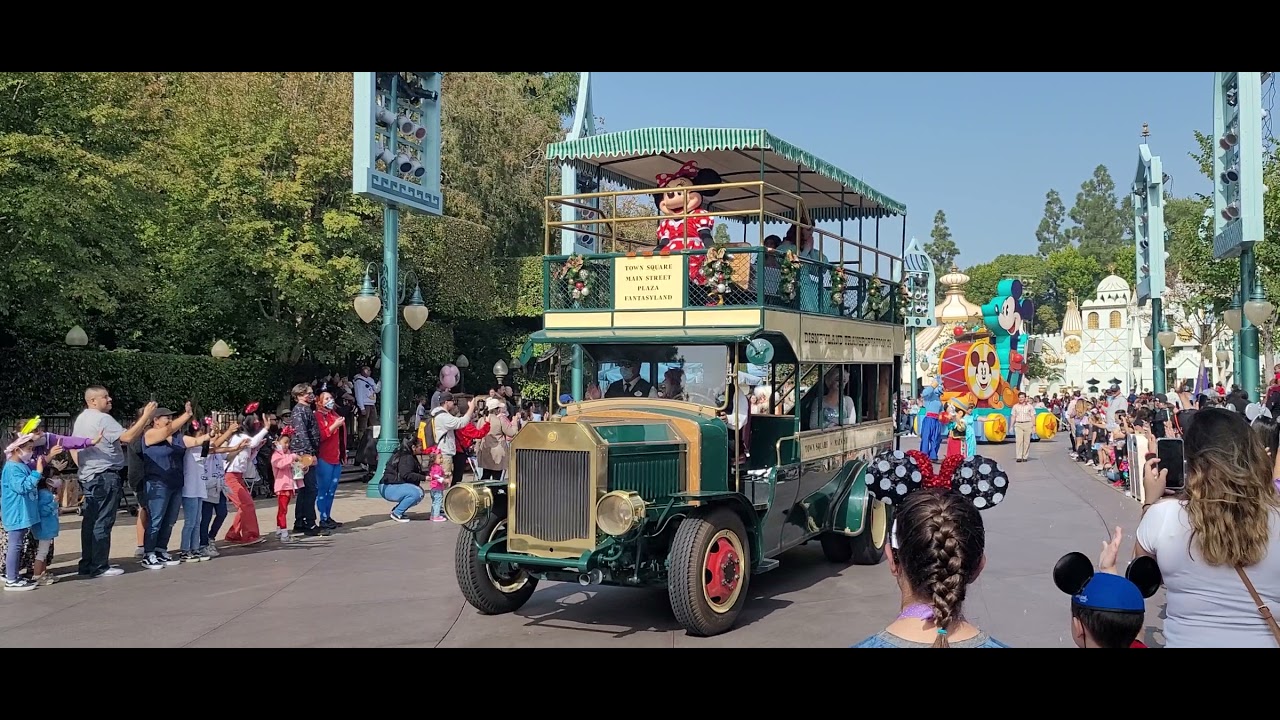 Disney Characters Parade in Disneyland. Mickey and Minnie Mouse. - YouTube