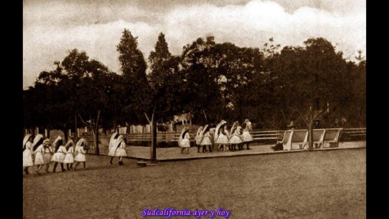 Plaza de Armas "Máximo Velasco" o Plazuela - YouTube