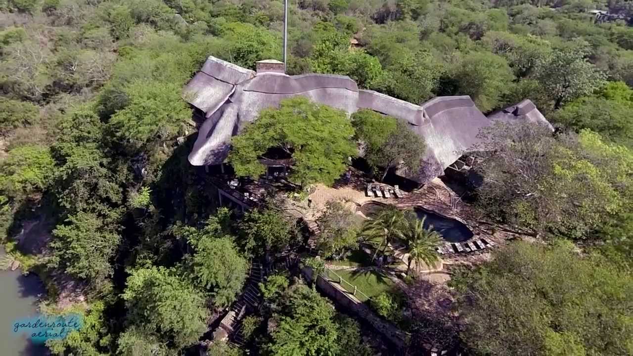 Flying over Chilo Gorge Safari Lodge, Gonarezhou N.P. (Zimbabwe) - YouTube