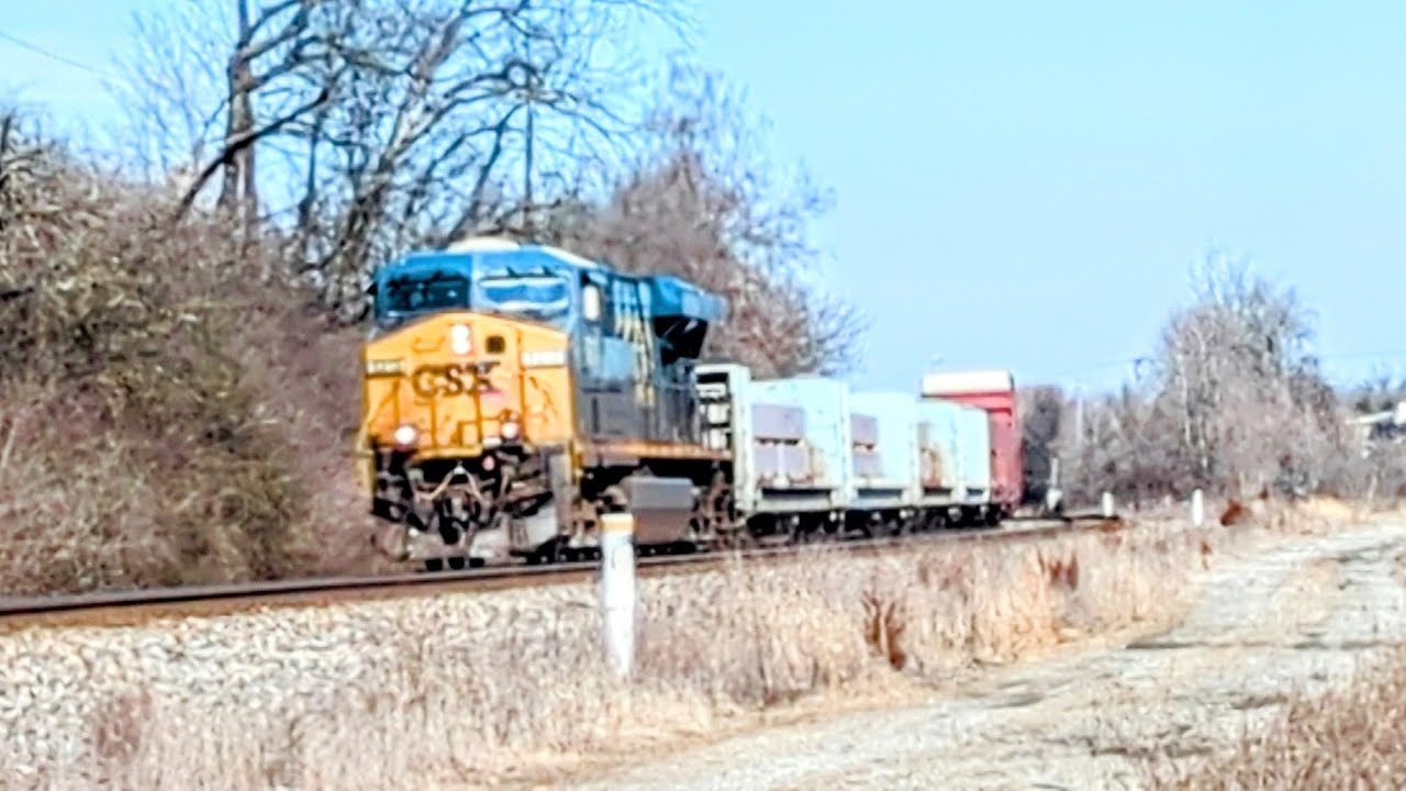 Southbound CSX M361 mixed manifest with two mid-train DPU on track one - YouTube