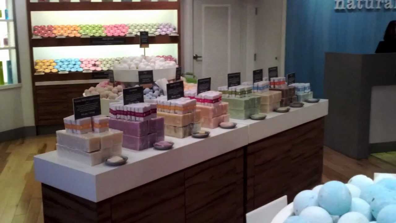 The New Basin In Downtown Disney Marketplace - YouTube