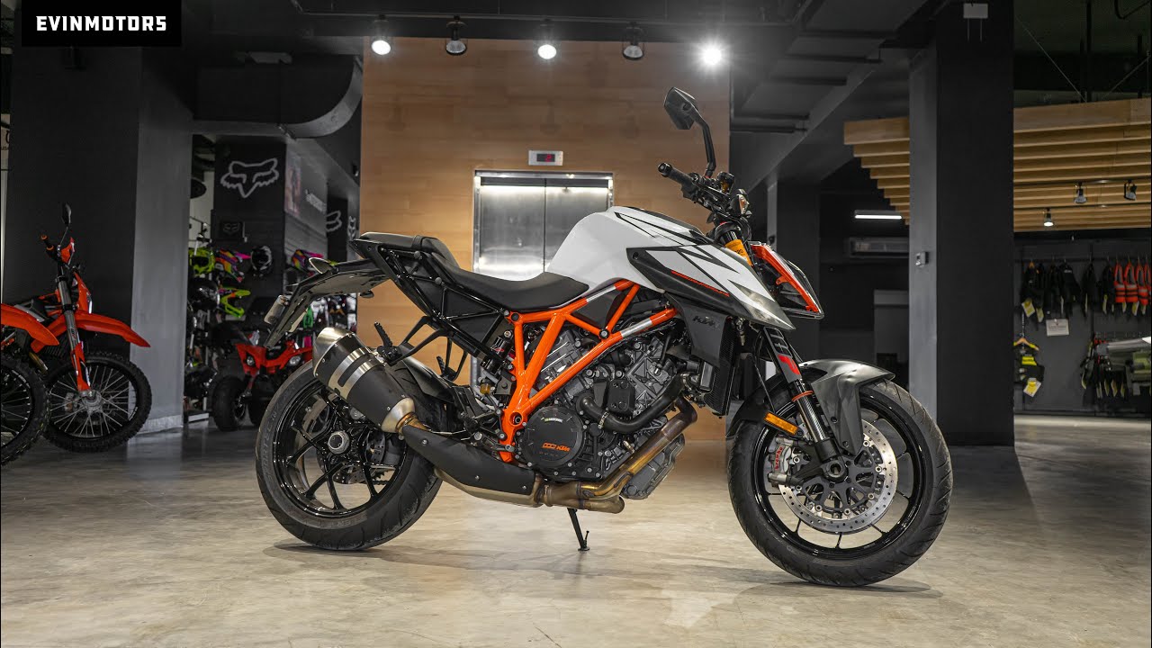 2019 KTM 1290 Superduke White - YouTube