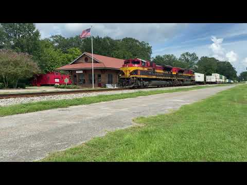High Speed KCS Intermodal Train ''I-ATDA 2'' With Two KCS SD70ACE’s in ...
