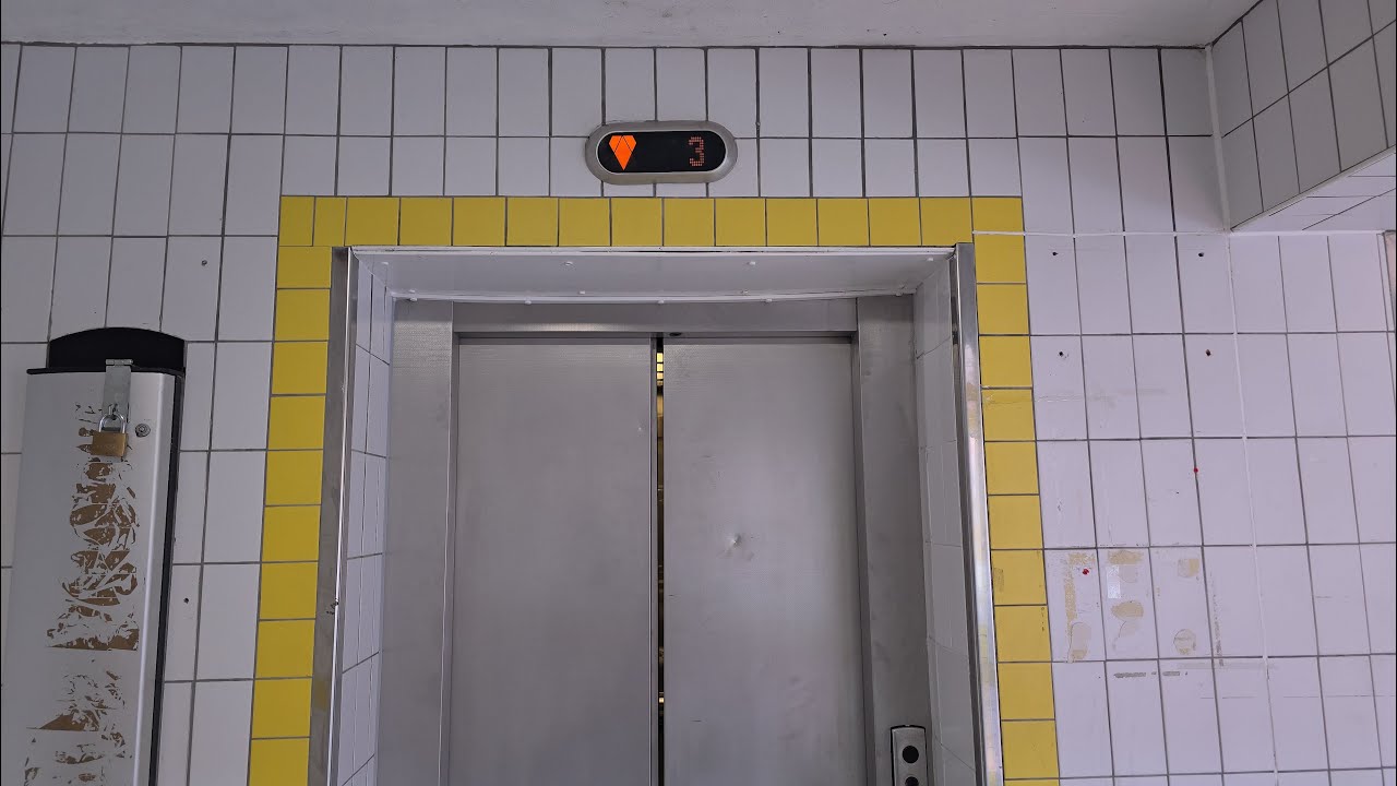 2004 KONE MonoSpace Lift to Street at Swanwalk Car Park, Horsham - YouTube