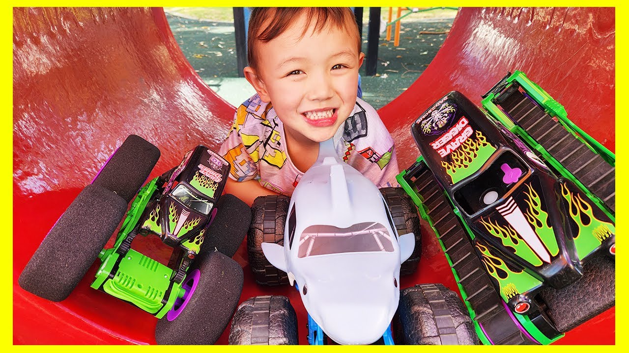 SUPER Monster Truck Toys COMPILATION - Obstacle Course, Racing & DIY ...