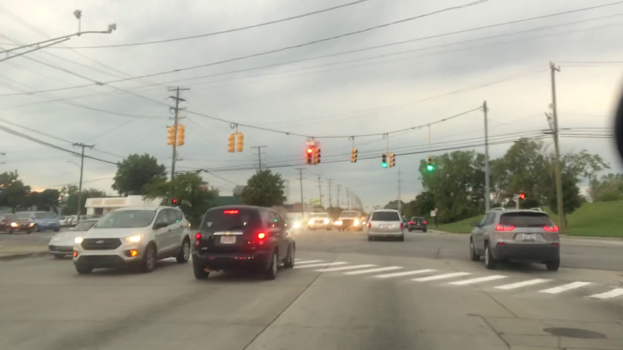 Driving to Warren, Michigan from Eastpointe, Michigan - YouTube