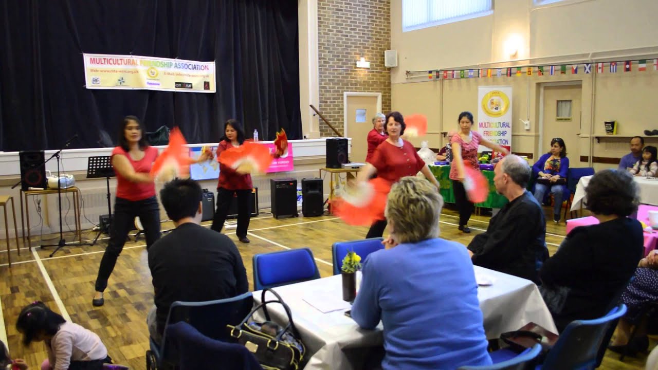 Fan dance - NIDA performance at MFA charity event (30 March 2014) - YouTube