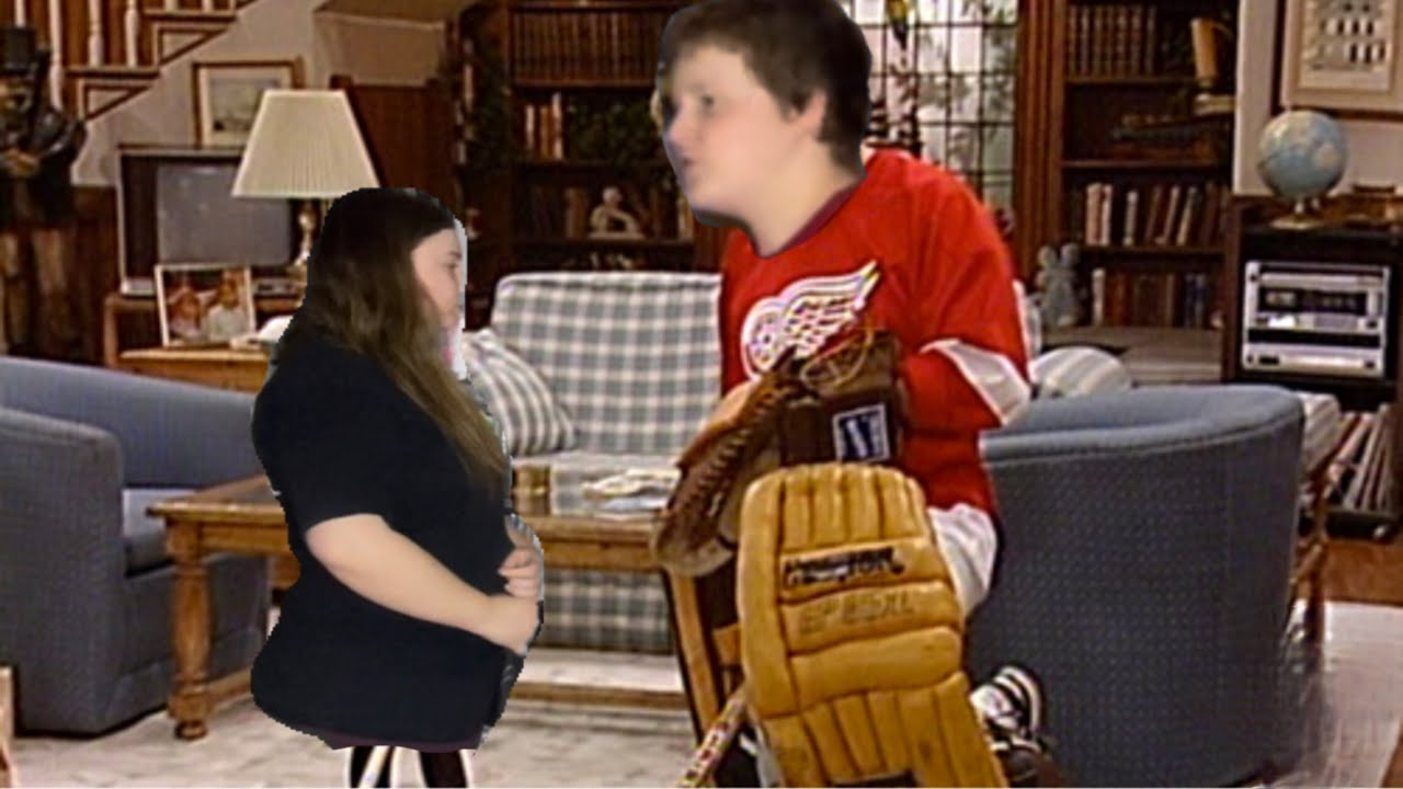 Full house scene. Michelle and Joey play house hockey #fullhouse - YouTube