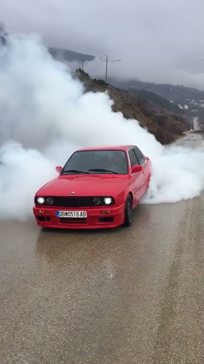 BMW E30 325i Burnout - YouTube
