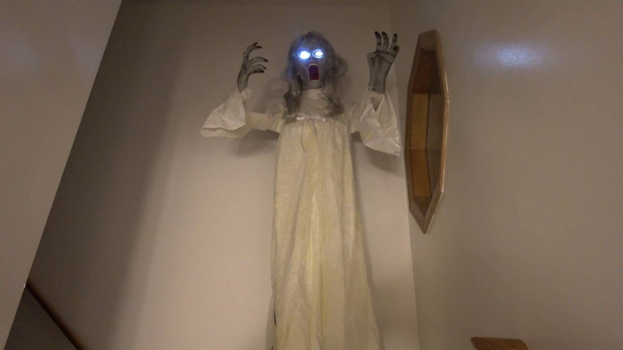 Floating Ghost Girl - Spirit Halloween 2016 - YouTube