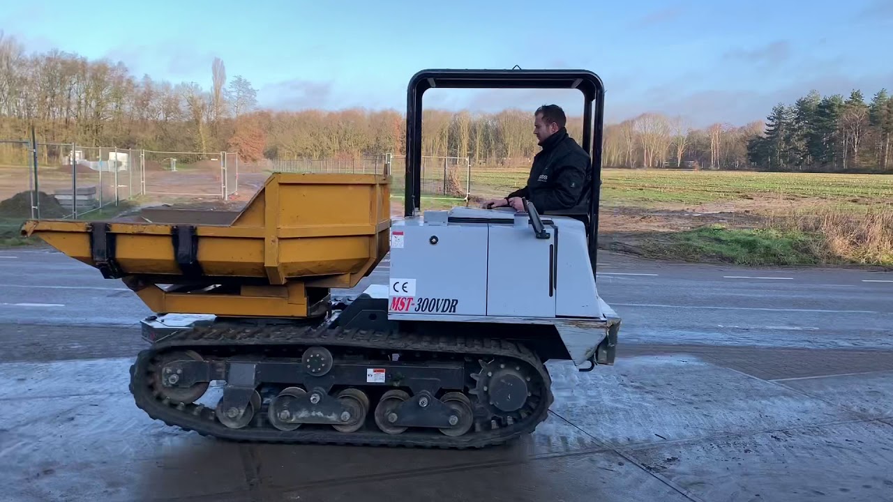 Morooka MST300-VDR, year 2014 (Refnr. BK042) - YouTube